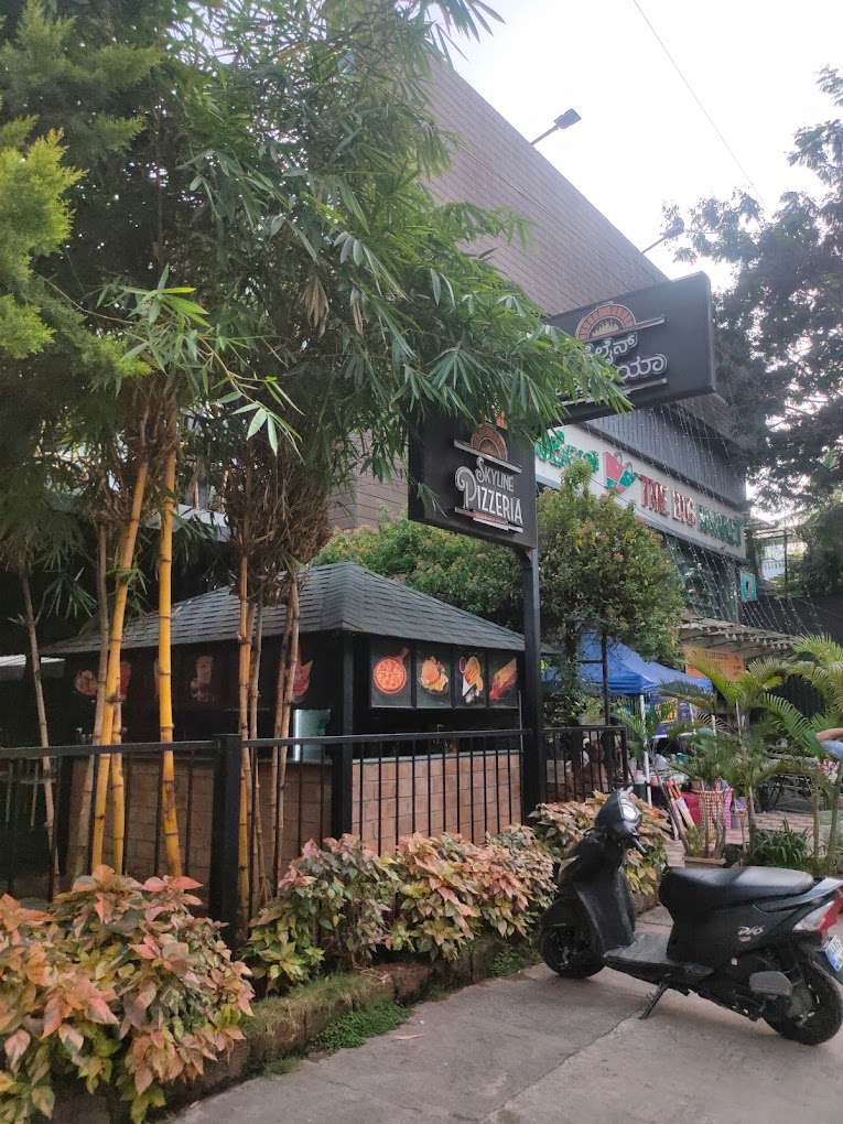 Skyline Pizzeria Bakery And Cafe | Elevate Your Dining Experience